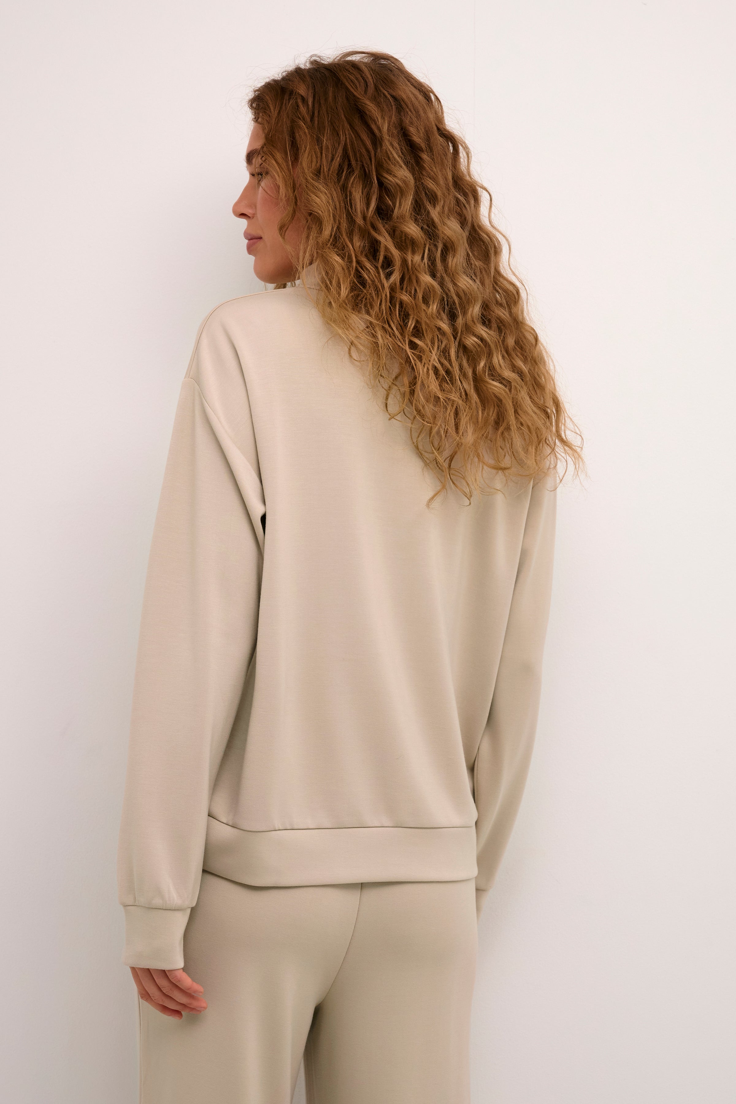 Annika Sweatshirt – Le basement