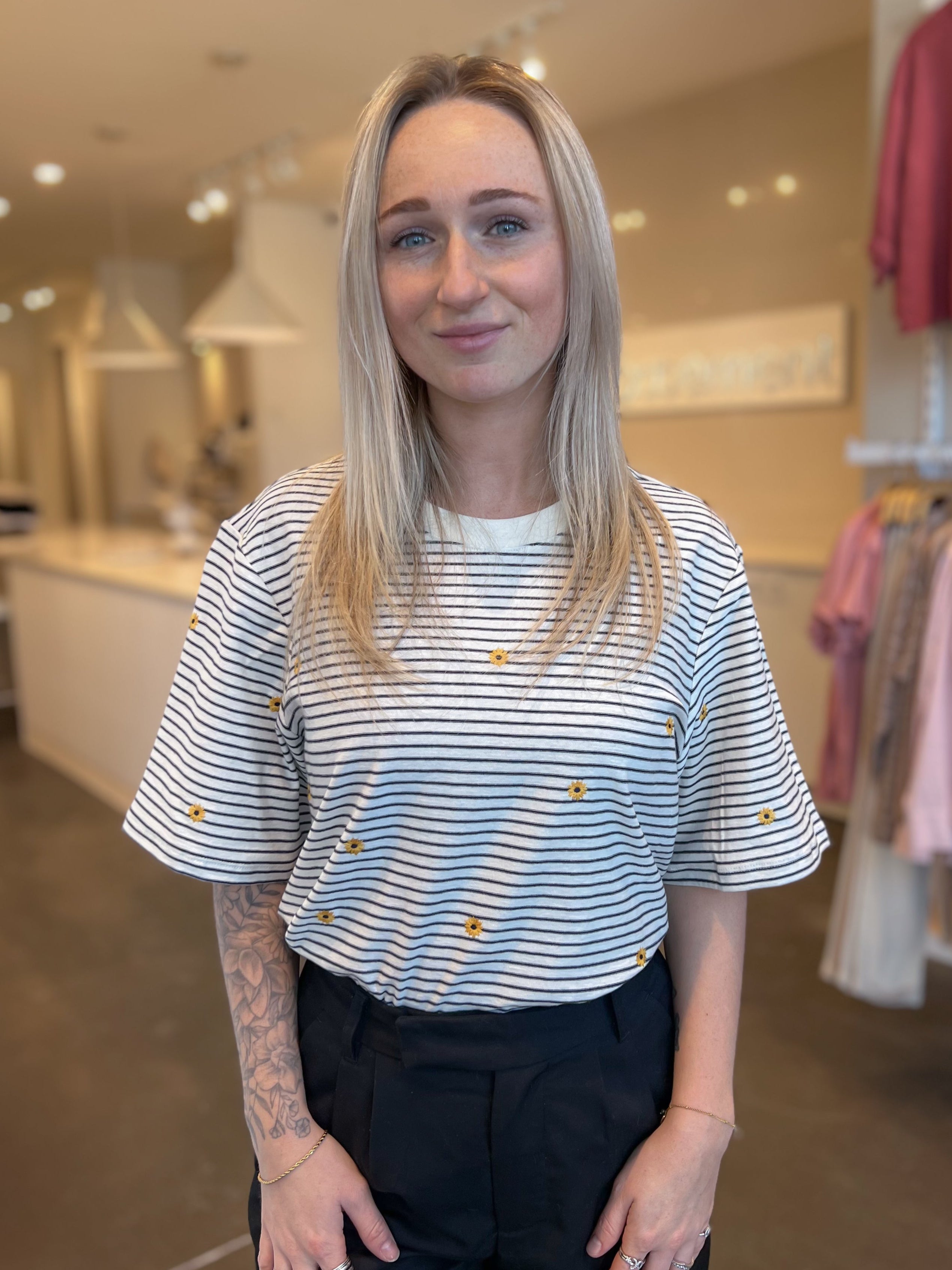 Josefine T-Shirt – Le basement
