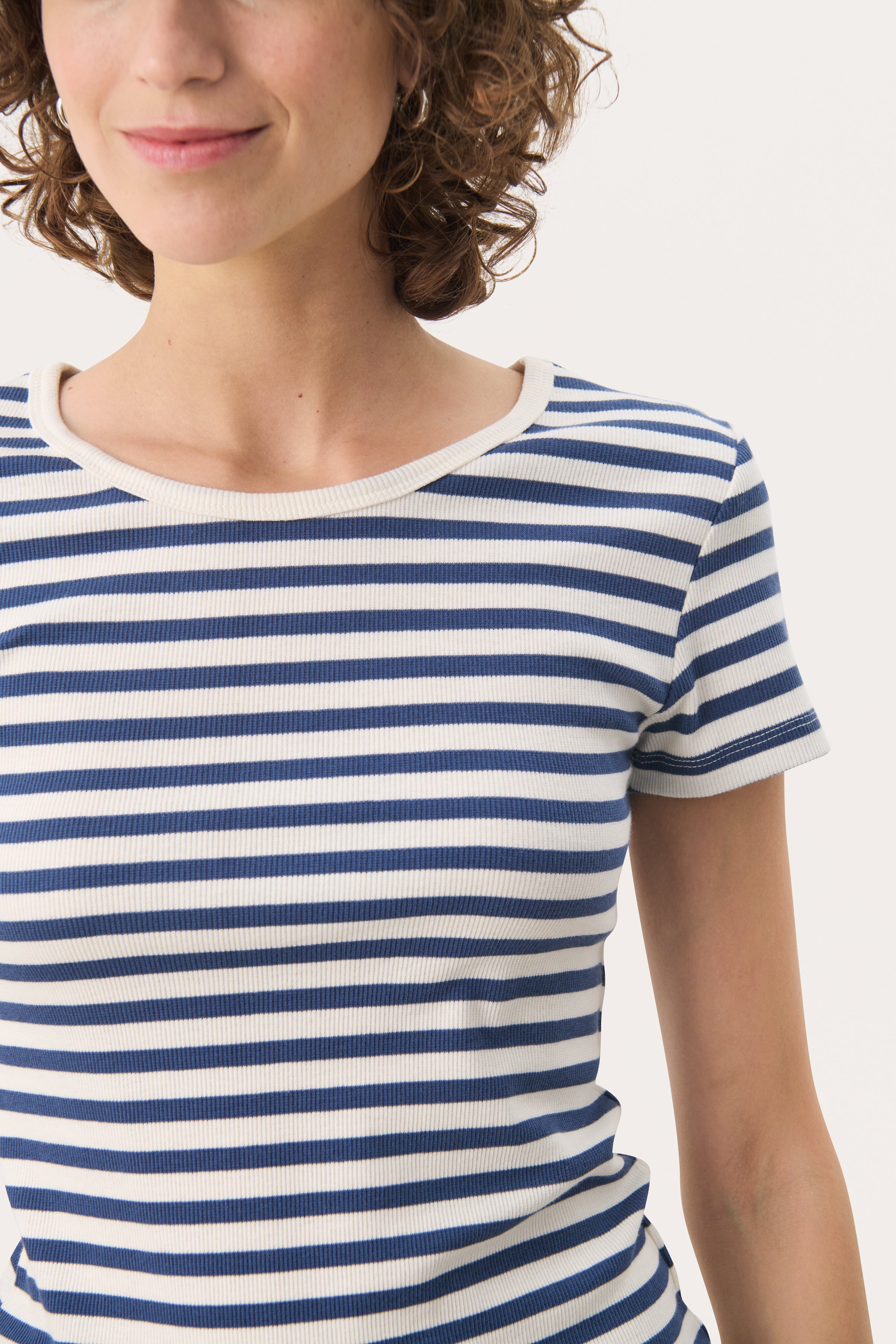 Rochelle T-Shirt – Le basement